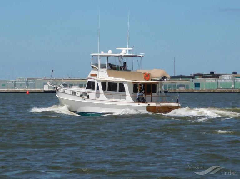 DORIS JOYCE, Pleasure craft - Details and current position - MMSI 338192204 - VesselFinder