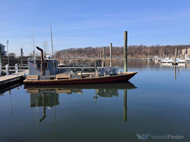 BARON, Fishing vessel - Details and current position - MMSI 338472545 ...