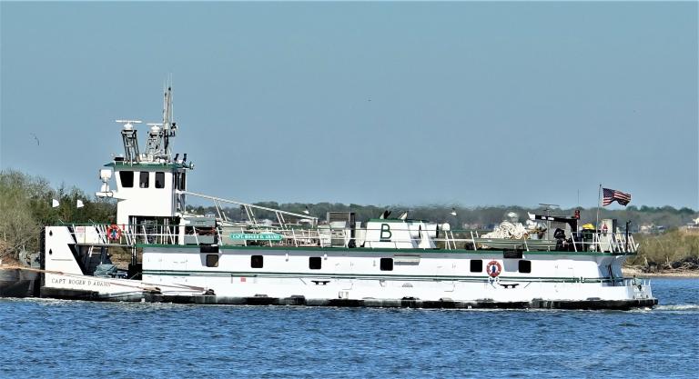 CAPT ROGER D ADAMS, Local type - Details and current position - MMSI ...