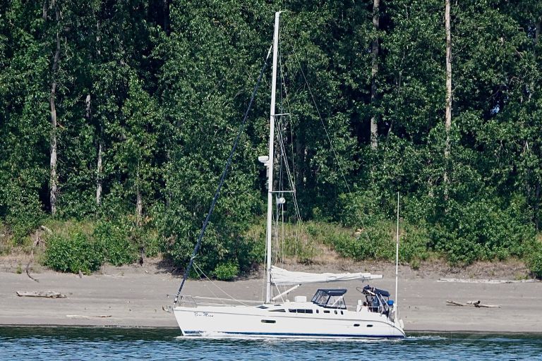 NEW MOON, Sailing vessel - Details and current position - MMSI ...