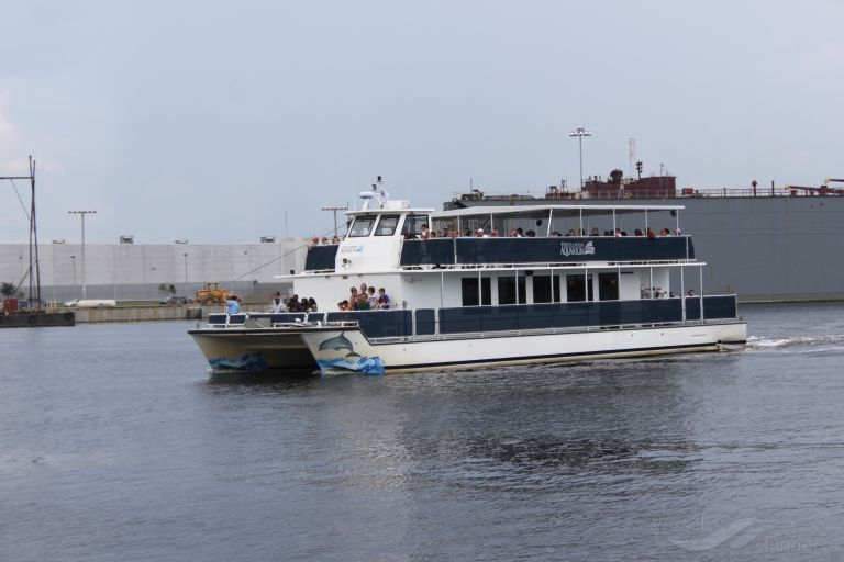 BAY SPIRIT II, Passenger ship - Details and current position - MMSI ...