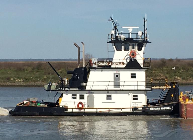 RICHARD J DEVALL, Towing vessel - Details and current position - MMSI ...