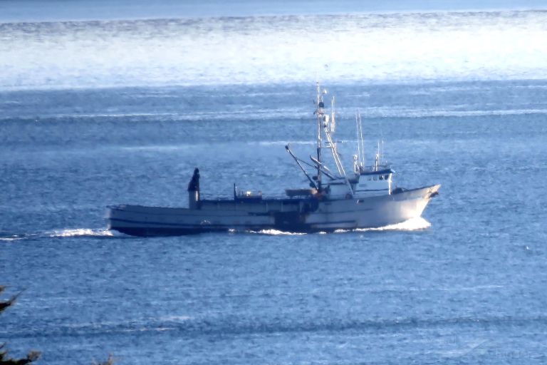SILVER DOLPHIN, Fishing Vessel - Details and current position - IMO ...