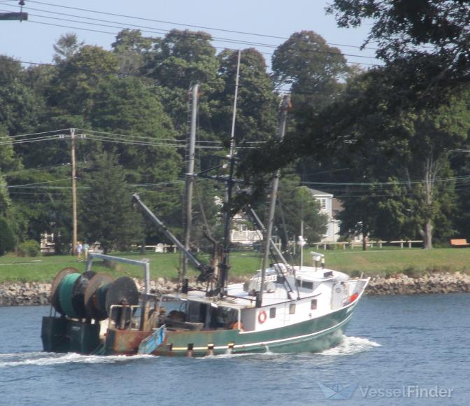 BOOMER TOO, Fishing vessel - Details and current position - MMSI ...