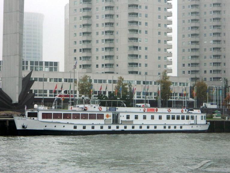 SIR WINSTON, Passenger ship - Details and current position - MMSI ...