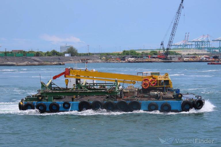 XIN JIN FENG 18, Towing vessel - Details and current position - MMSI ...