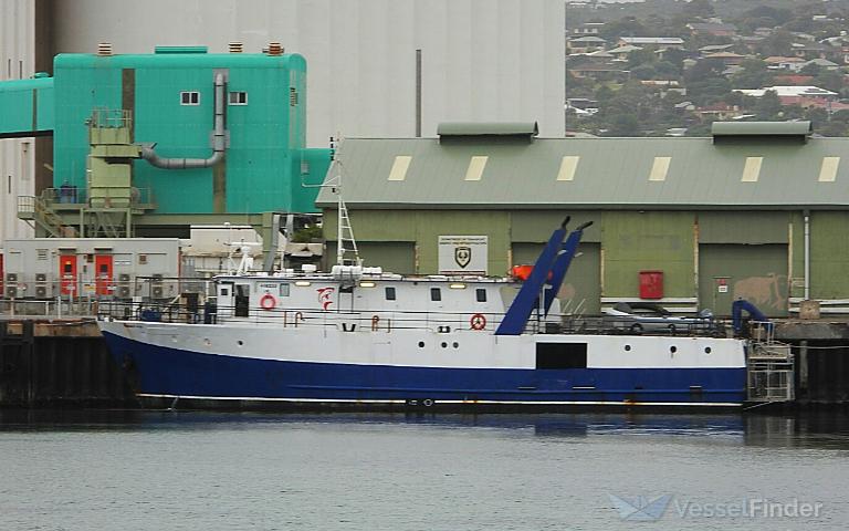 RODNEY FOX, Fishing vessel - Details and current position - MMSI ...