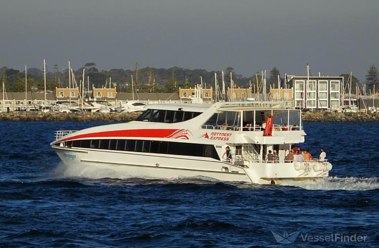 VOYAGER, Passenger ship - Details and current position - MMSI 503035290 ...