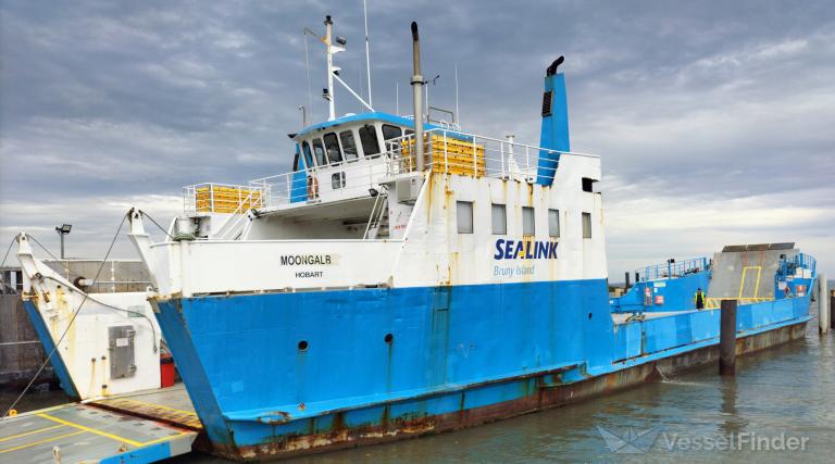 MOONGALBA, Cargo ship - Details and current position - MMSI 503588800 ...