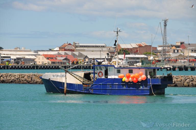 TRITON, Fishing vessel - Details and current position - MMSI 512001850 ...