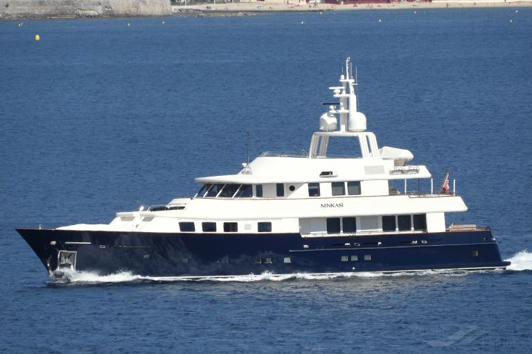 FABULOUS CHARACTER, Yacht - Details and current position - IMO 1010416 ...
