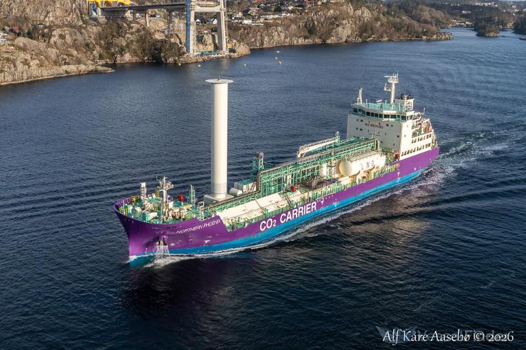 NORTHERN PHOENIX, CO2 Tanker - Details and current position - IMO ...