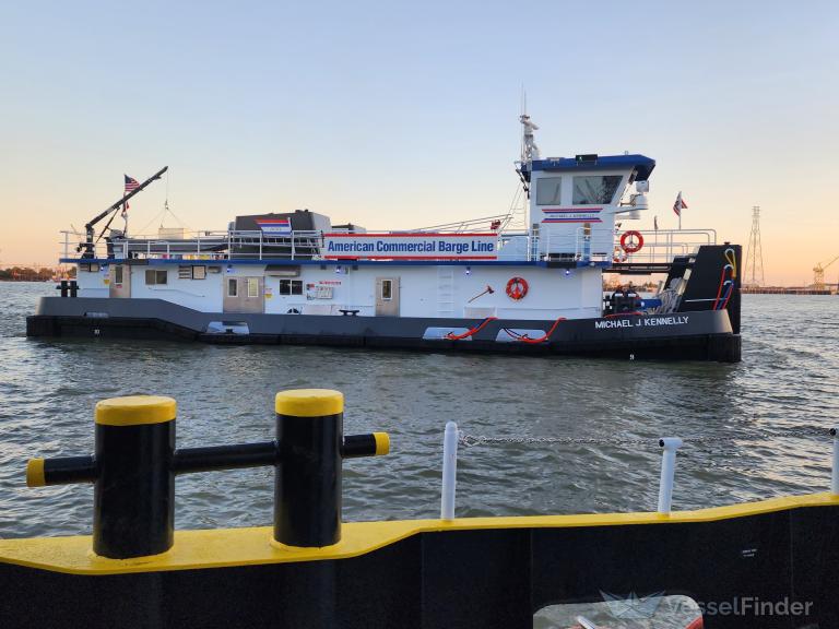 MICHAEL J. KENNELLY, Tug - Details and current position - IMO 1340433 ...