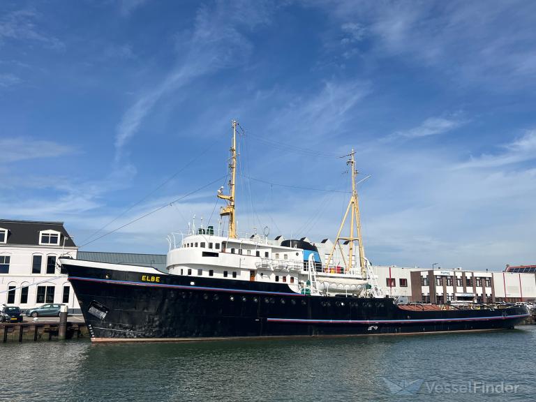 ELBE, Tug - Details and current position - IMO 5100427 - VesselFinder