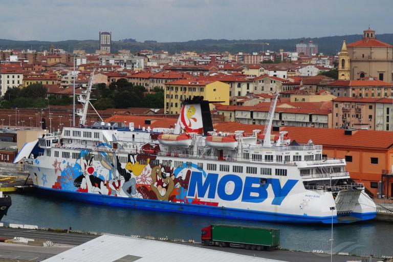 MOBY KISS, Passenger/Ro-Ro Cargo Ship - Детайли за кораба и текуща ...
