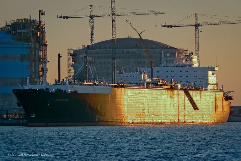 SUN, LNG Tanker - Details and current position - IMO 7359670 - VesselFinder