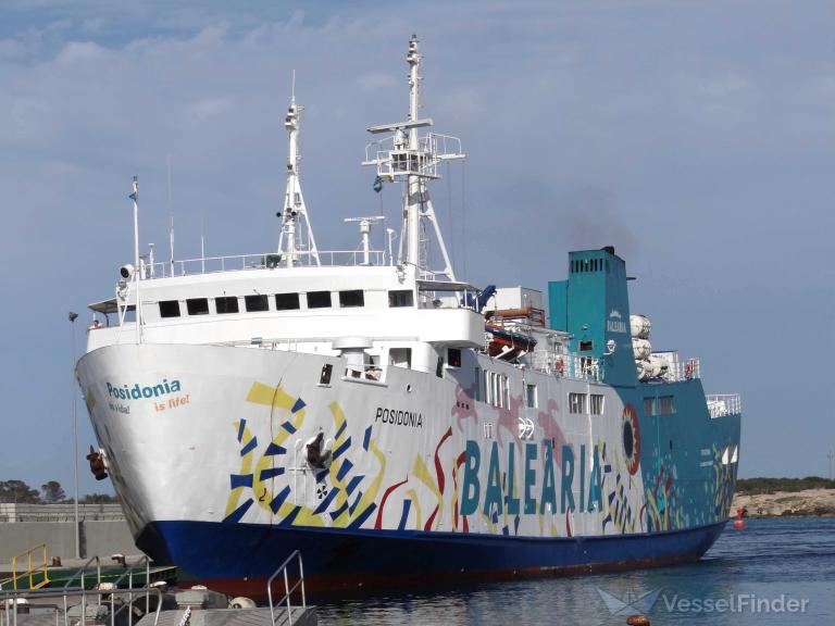 POSIDONIA, Passenger/Ro-Ro Cargo Ship - Dettagli della nave e posizione ...
