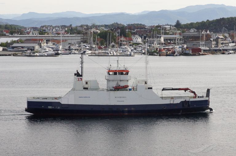 RYGERFJELL, Passenger/Ro-Ro Cargo Ship - Details and current position ...