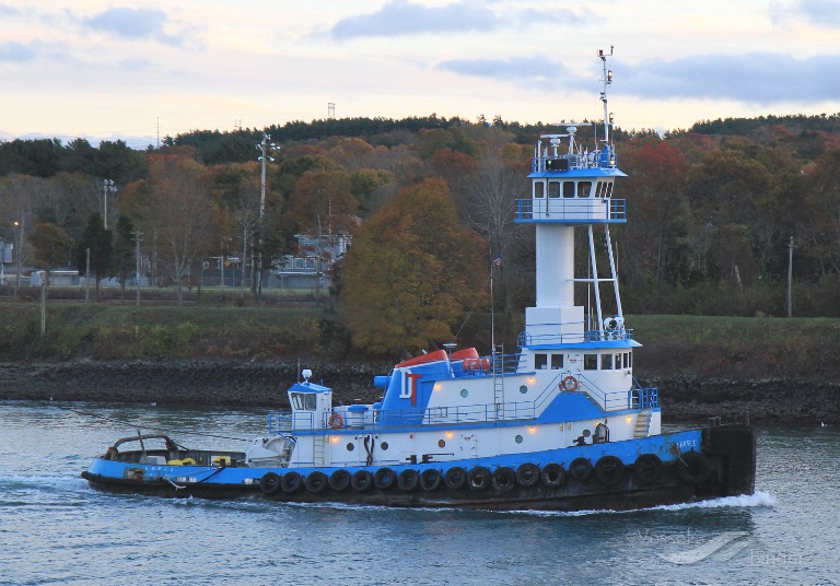 COMET, Tug - Detalhes e posição atual - IMO 7726550 - VesselFinder