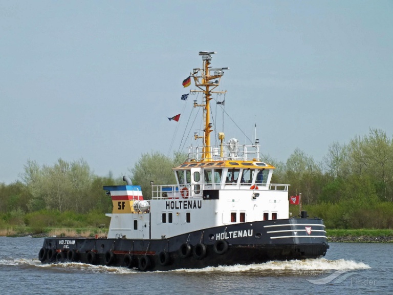 HOLTENAU, Tug - Details and current position - IMO 8200321 - VesselFinder
