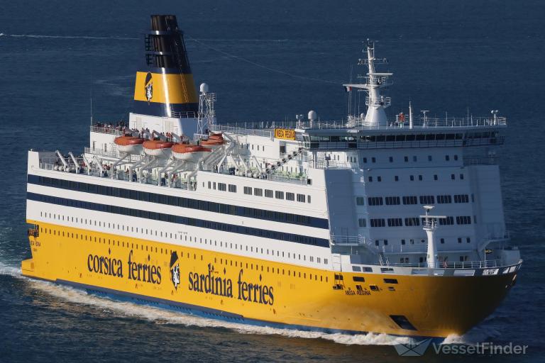 MEGA REGINA, Passenger/Ro-Ro Cargo Ship - Details and current position ...