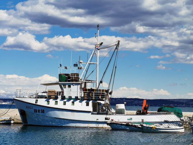 KALI, Fishing Vessel - Details and current position - IMO 8332423 ...