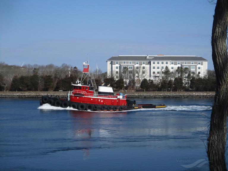 CAPT BEAU, Tug - Details and current position - IMO 8424862 - VesselFinder