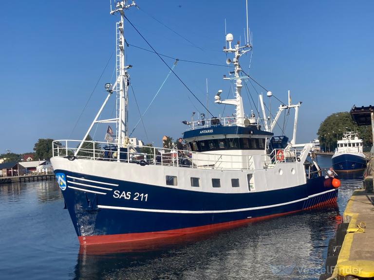 ANTARES, Fishing Vessel - Details and current position - IMO 8429070 ...