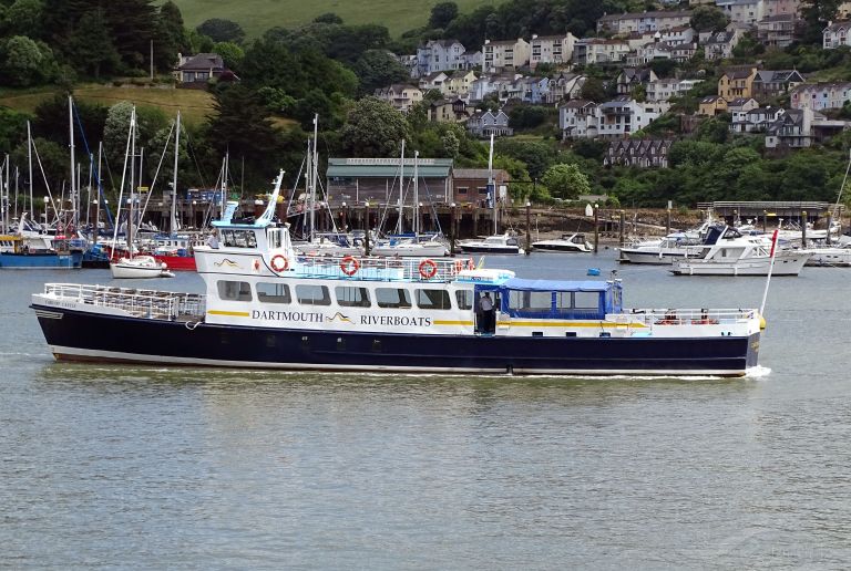 CARDIFF CASTLE, Inland Passenger - Details and current position - IMO ...