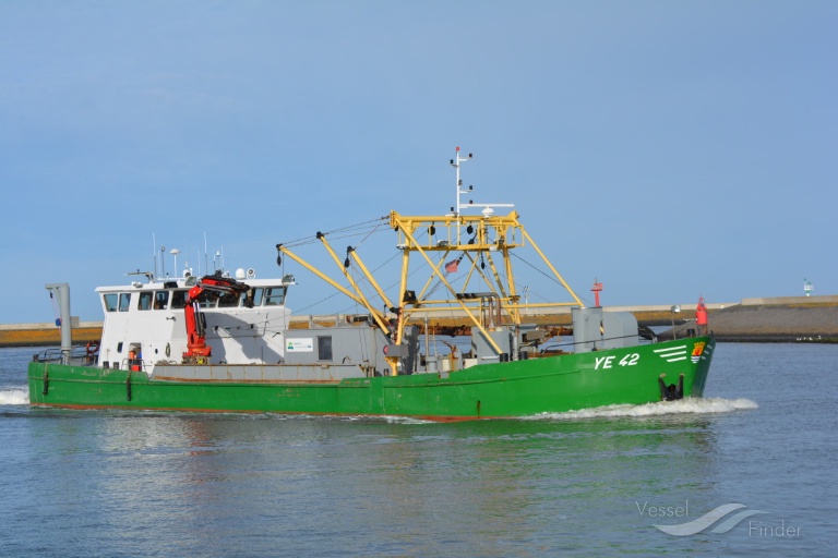 Free AIS Ship Tracking of Marine Traffic - VesselFinder