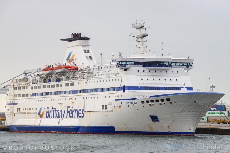 BRETAGNE, Passenger/Ro-Ro Cargo Ship - Details and current position ...