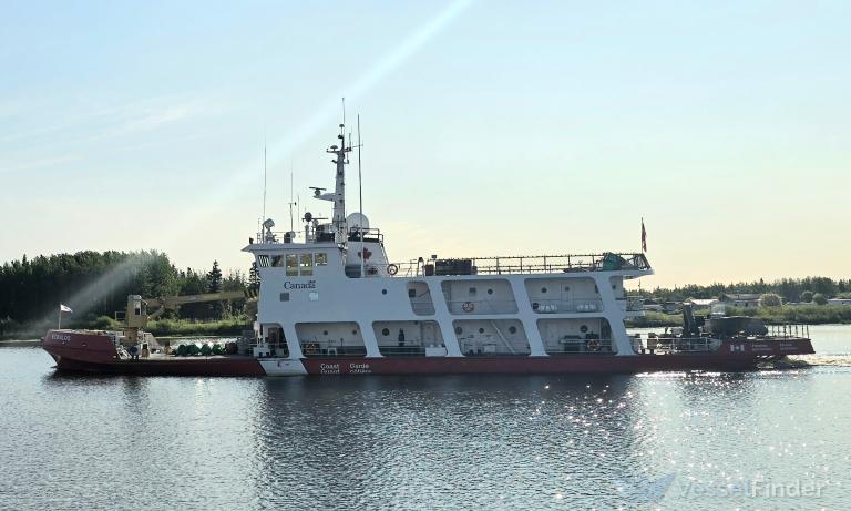 CCGS ECKALOO, Buoy/Lighthouse Vessel - Details and current position ...