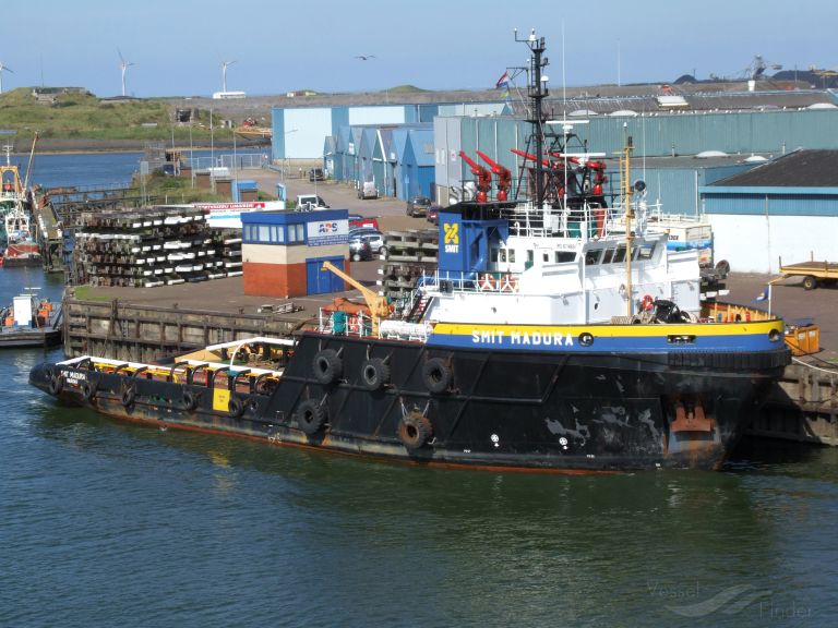 AQUILA, Tug - Details and current position - IMO 8714891 - VesselFinder