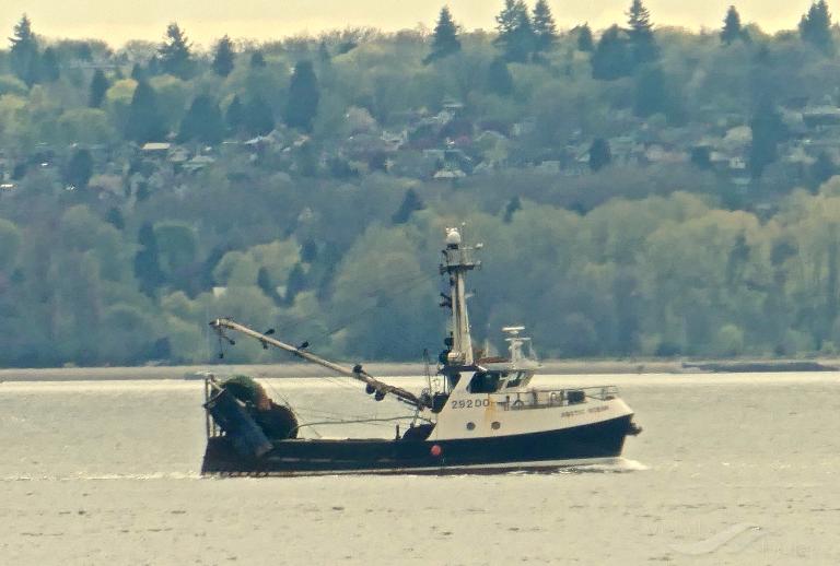 ARCTIC OCEAN, Fishing Vessel - Details and current position - IMO ...