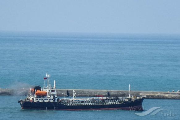 SUNBEAM ESCALATE, Oil Products Tanker - Details and current position ...
