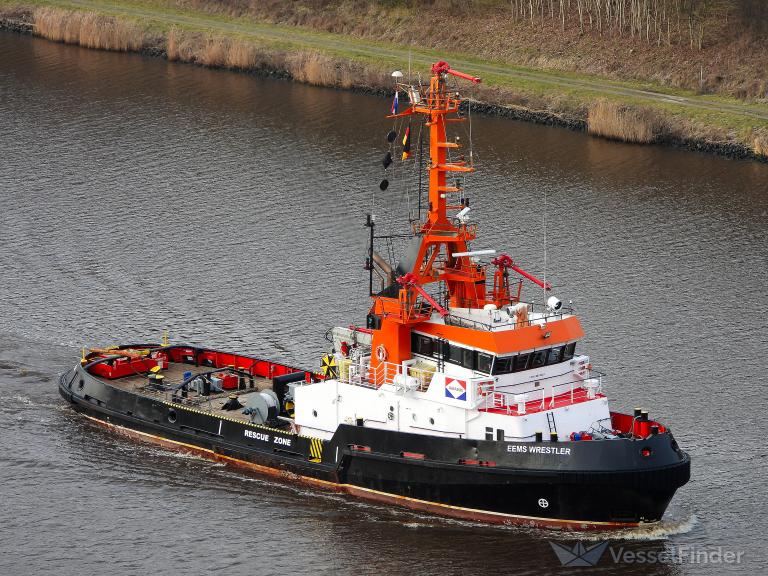 EEMS WRESTLER, Tug - Details and current position - IMO 8843549 - VesselFinder