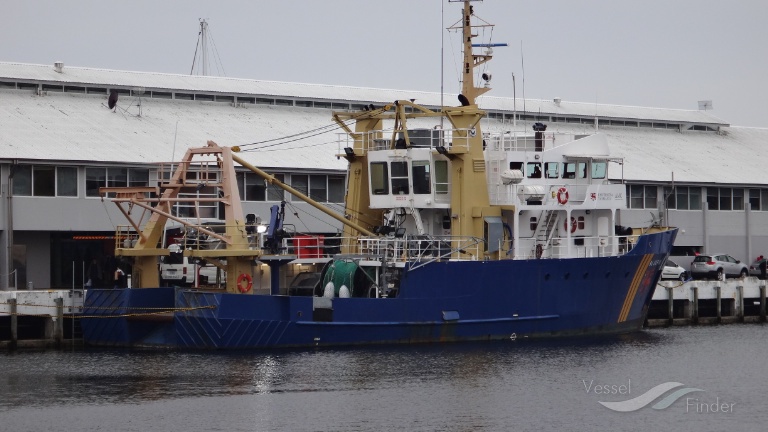 BLUEFIN, Fishing Vessel - Details and current position - IMO 8852916 - VesselFinder