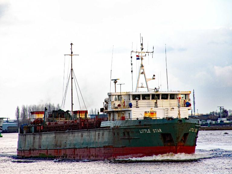 LITTLE STAR, General Cargo Ship - Details and current position - IMO 8897813 - VesselFinder