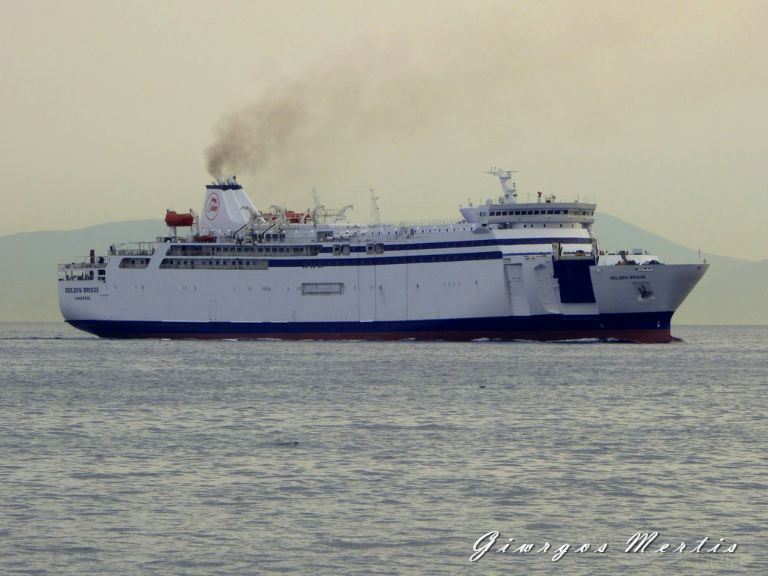 GOLDEN BRIDGE, Passenger/Ro-Ro Cargo Ship - Détails du bateau et ...