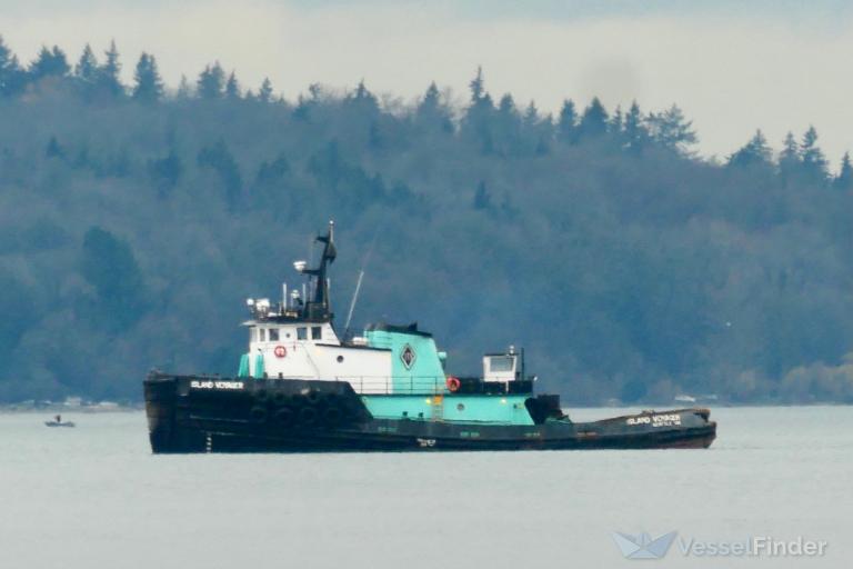ISLAND VOYAGER, Tug - Details and current position - IMO 8967046 ...