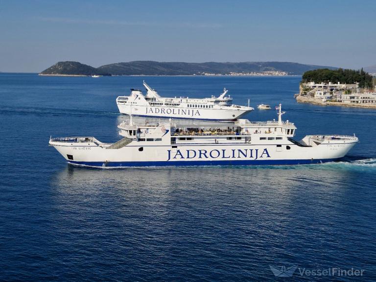 TIN UJEVIC, Passenger/Ro-Ro Cargo Ship - Details and current position ...