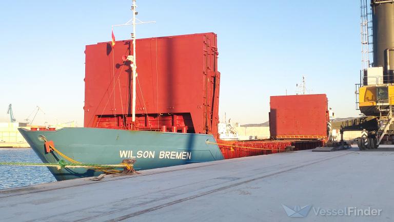 Ship photos - VesselFinder