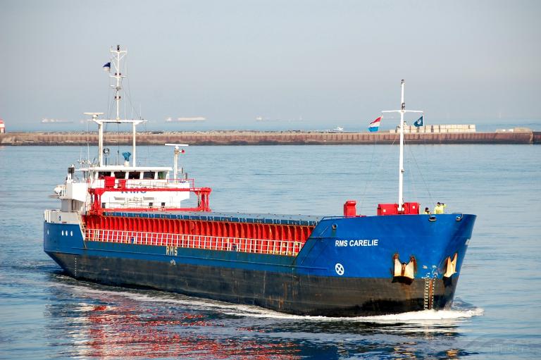 Free AIS Ship Tracking of Marine Traffic - VesselFinder