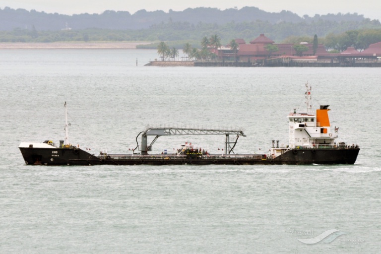 ADAM MOOSA, Oil Products Tanker - Details and current position - IMO ...