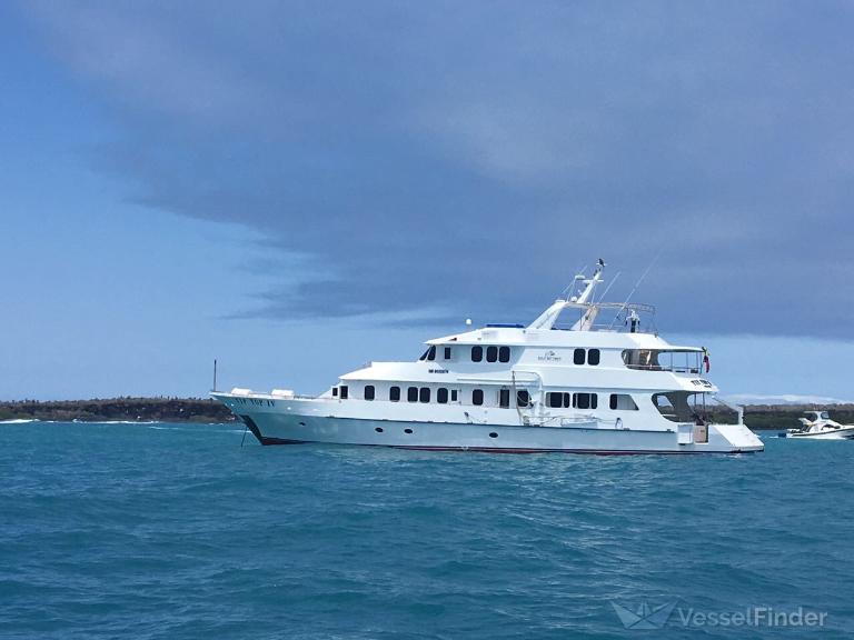 TIP TOP 4, Passenger (Cruise) Ship - Detalles del buque y posición ...