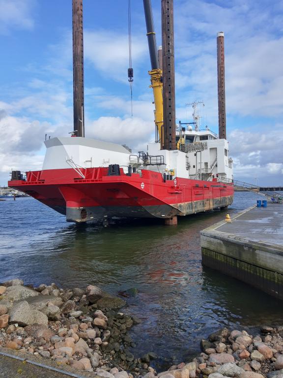 WIND, Platform - Details and current position - IMO 9107851 - VesselFinder