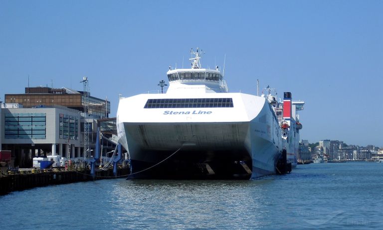 STENA CARISMA, Passenger/Ro-Ro Cargo Ship - Details and current ...