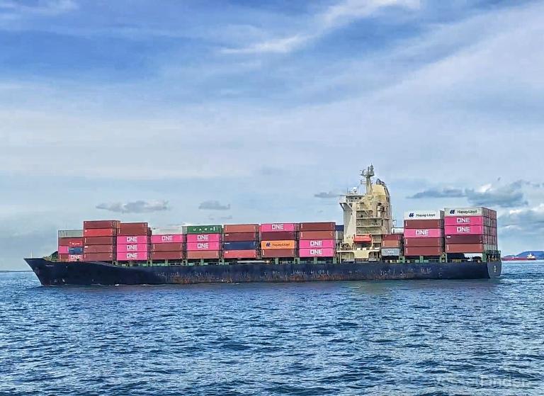 BRIDGE photo, Container Ship - Taken on Dec 20, 2024 - VesselFinder