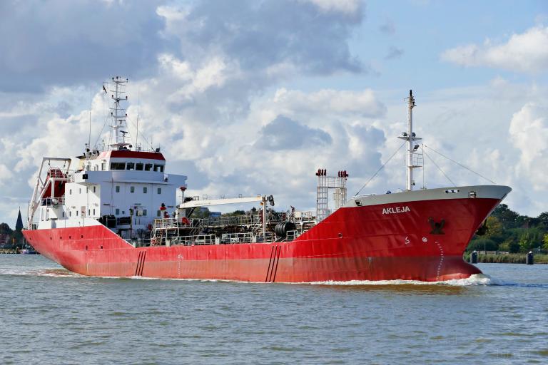 POLAR VIKING, Oil Products Tanker - Scheepsdetails en huidige positie ...