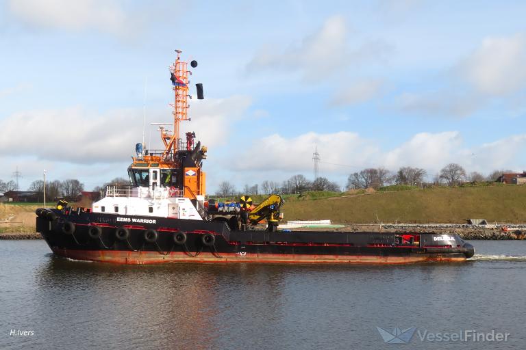 EEMS WARRIOR, Tug - Details and current position - IMO 9213674 - VesselFinder